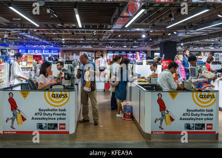 Duty free shop at Istanbul Airport Turkey Stock Photo - Alamy