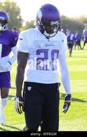 Minnesota Vikings running back Alexander Mattison (25) rushes against ...