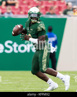 Tampa, Florida, USA. 28th Oct, 2017. South Florida Bulls offensive ...