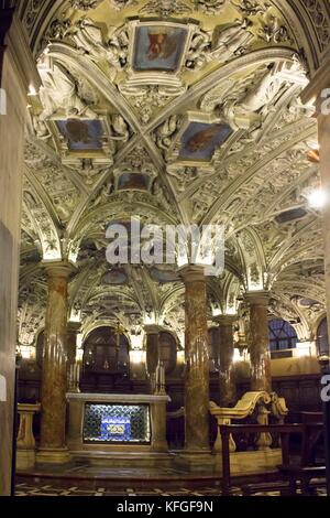 MILAN, ITALY - MAY 11 2015: Coro Jemale crypt under Milano Duomo ...