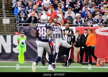 Los Angeles Chargers cornerback Eric Rogers (39) intercepts a pass ...