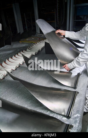 Boeing 747 Rolls Royce RB211 524 Aeroplane Engine Fan Blades Cardiff ...