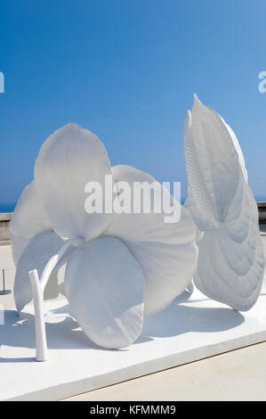 Engine of Evolution - flower sculpture by Marc Quinn at Monaco Aquarium ...