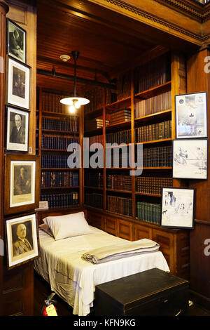 Thomas Edison's napping bed with signed photos of US presidents in his ...