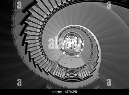 Cecil Brewer staircase - Heals, Tottenham Court Road Stock Photo - Alamy
