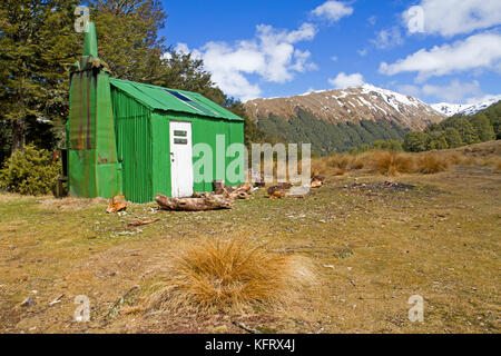 Bealey Spur Hut in Arthur's Pass National Park Stock Photo - Alamy