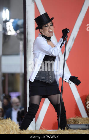 Singer Shania Twain performs in Arthur Ashe Stadium during the USTA ...