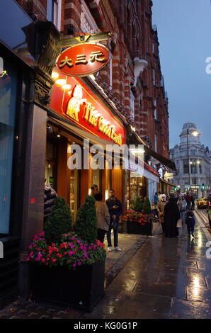 The Good Earth Chinese restaurant in Knightsbridge, London, England ...