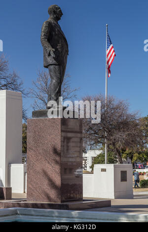 George Bannerman Dealey Monument in Dealey Plaza in Dallas, Texas Stock ...