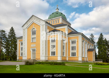 Finnish architecture: The yellow and white Kerimäki Church in Kerimäki ...