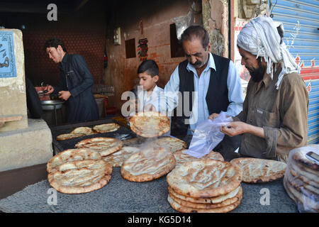 Quetta, Pakistan. 04th Nov, 2017. Bakery worker display, Traditional ...