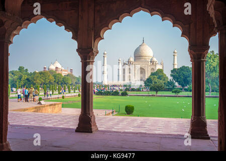 Iconic architecture Taj Mahal pillar Agra India Stock Photo - Alamy