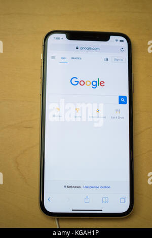 iPhone X - Front view / screen of the newest iPhone in Apple's line up ...