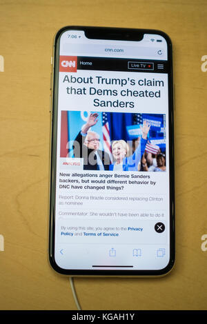 iPhone X - Front view / screen of the newest iPhone in Apple's line up ...