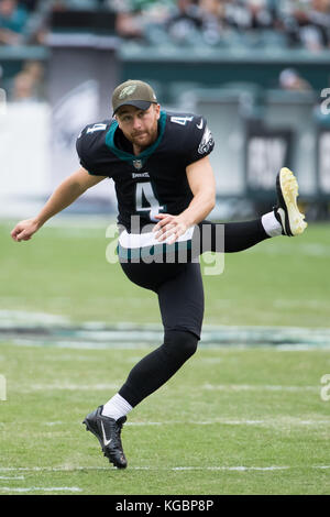 Philadelphia Eagles kicker Jake Elliott (4) kicks the field Goa with ...