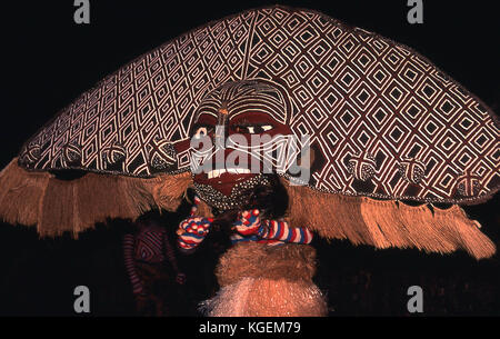 Zimbabwe Africa african mask Stock Photo: 10157919 - Alamy