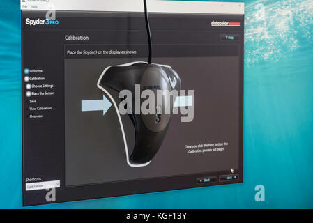 spyder 3 monitor calibrator, screen colour checker Stock Photo - Alamy