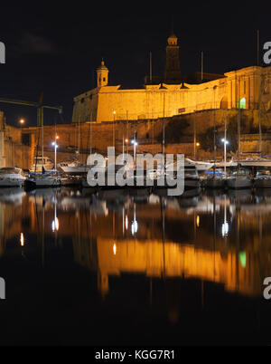 The view of Senglea (L-Isla) fortifications (St Michael bastion, Sheer ...