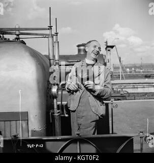 The Titfield Thunderbolt (1953) , George Relph , Hugh Griffith Stock ...