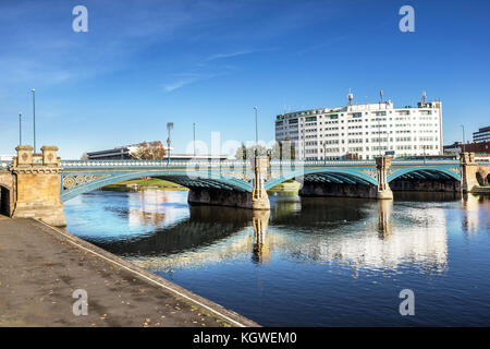 The river Trent and Trent Bridge, Nottingham city centre ...