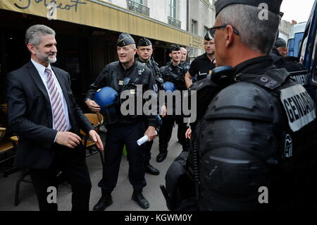 Police officers engaged in public order training at the Metropolitan ...