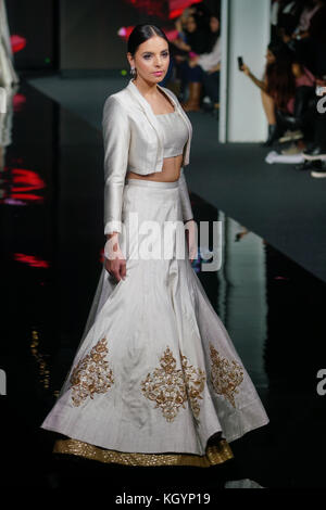 Shenena Sethi showcases latest collection at the National Asian Wedding ...