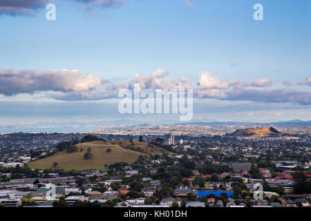 Volcanic crater at Mt Eden summit, Auckland Stock Photo - Alamy