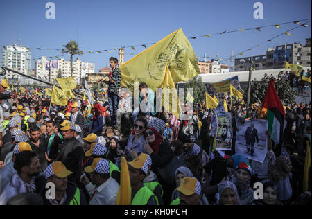 Palestinians take part in Fatah movement rally marking the 58th ...