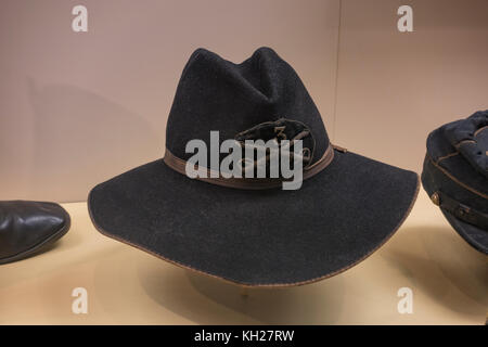 American Civil War: Slouch hat with staff insignia and gold General's ...