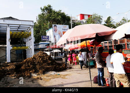 Santacruz Railway Station Mumbai Maharashtra India Asia Stock Photo - Alamy
