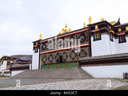 Tibetan temple in Hezuo monastery, Gansu province, Hezuo, China Stock ...