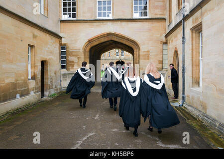 Newly graduated Oxford students in traditional 'sub fusc' gowns Stock ...