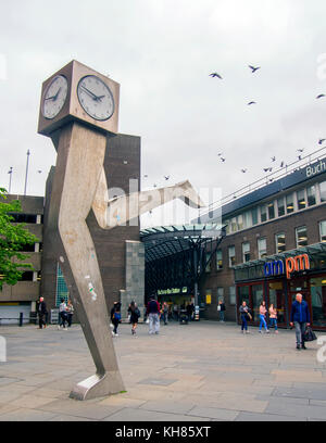 'The Running Clock' outside Buchanan Bus Station in central Glasgow ...