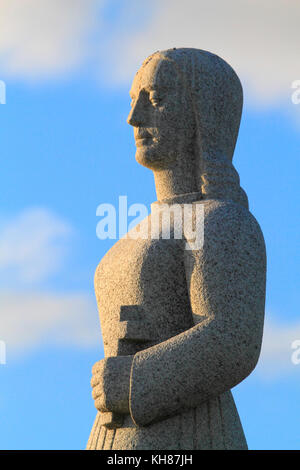 Islande, Sudurland. Strandarkirkja, Selvogur. Statue Stock Photo - Alamy