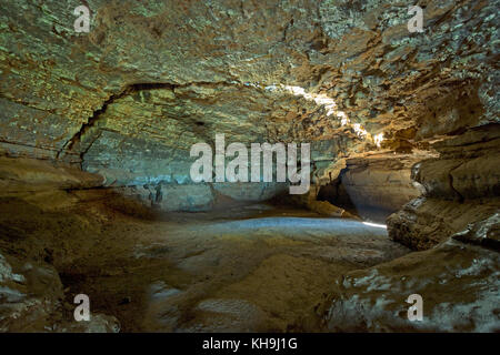 Cave-in-Rock State Park, Cave-in-Rock Illinois, USA Stock Photo - Alamy