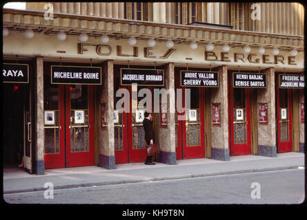 Folies Bergere Paris Stock Photo - Alamy