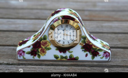 Porcelain Mantel Clock By Leonardo Stock Photo - Alamy