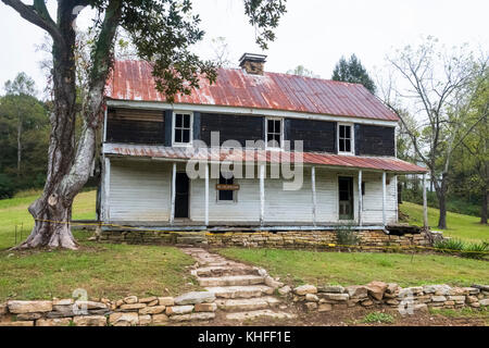 Stonecipher-Kelly House. Historic early rural Tennessee pioneer house ...