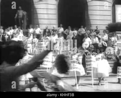 The 1960 Republican National Convention parade on Michigan Avenue in ...