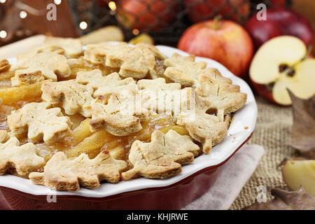 Freshly baked apple pie with apples Stock Photo - Alamy
