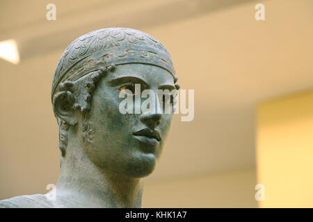 The Charioteer of Delphi, one of the best known ancient Greek statues ...