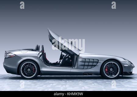 Car, Mercedes SLR McLaren, coupe/Coupe, roadster, model year 2003 ...