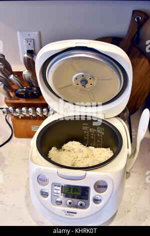 Steamed rice in rice cooker Stock Photo - Alamy