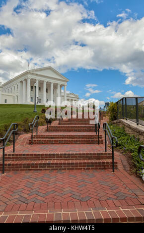 Architectural structures of the Virginia State Capitol Building ...