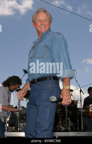 MEL TILLIS (born Lonnie Melvin Tillis, August 8, 1932 - November 19 ...