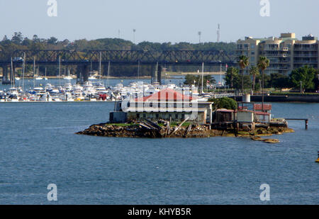 Sydney harbour islands, Snapper island nature reserve is the smallest ...
