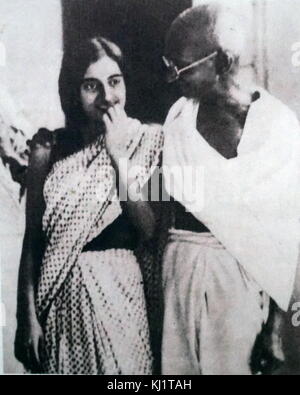 Mahatma Gandhi and Jawaharlal Nehru walking with coworkers Stock Photo ...