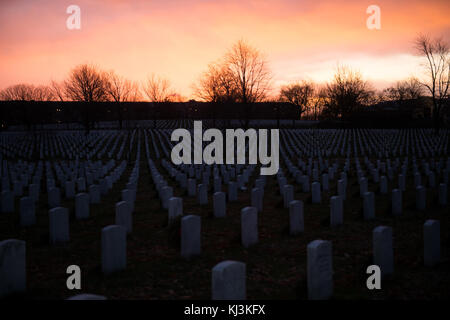 Sunrise over Arlington National Cemetery (32245572786 Stock Photo - Alamy