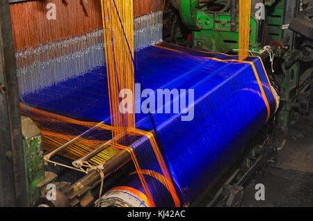 Handloom Silk Saree Weaving machine in Yeola Village at Maharashtra ...