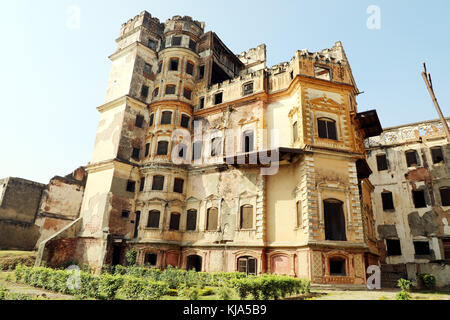 Jammu, India. 21st Nov, 2017. Mubarakh Mandi palace is constructed over ...